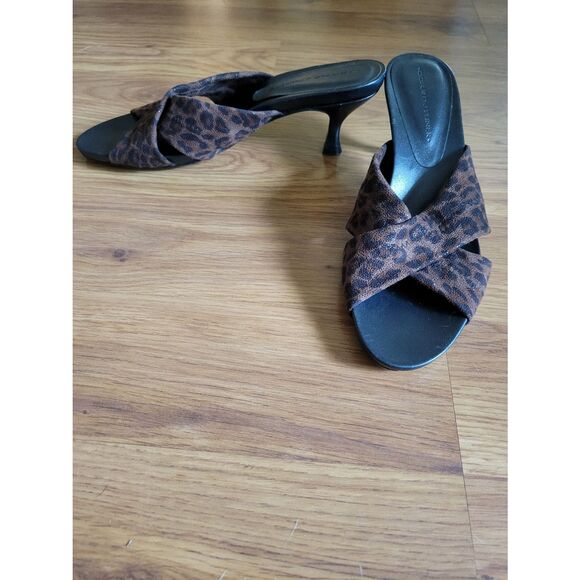 Donald J. Pliner | Shoes | Nwot Donald J Pliner Kitten Heel | Poshmark